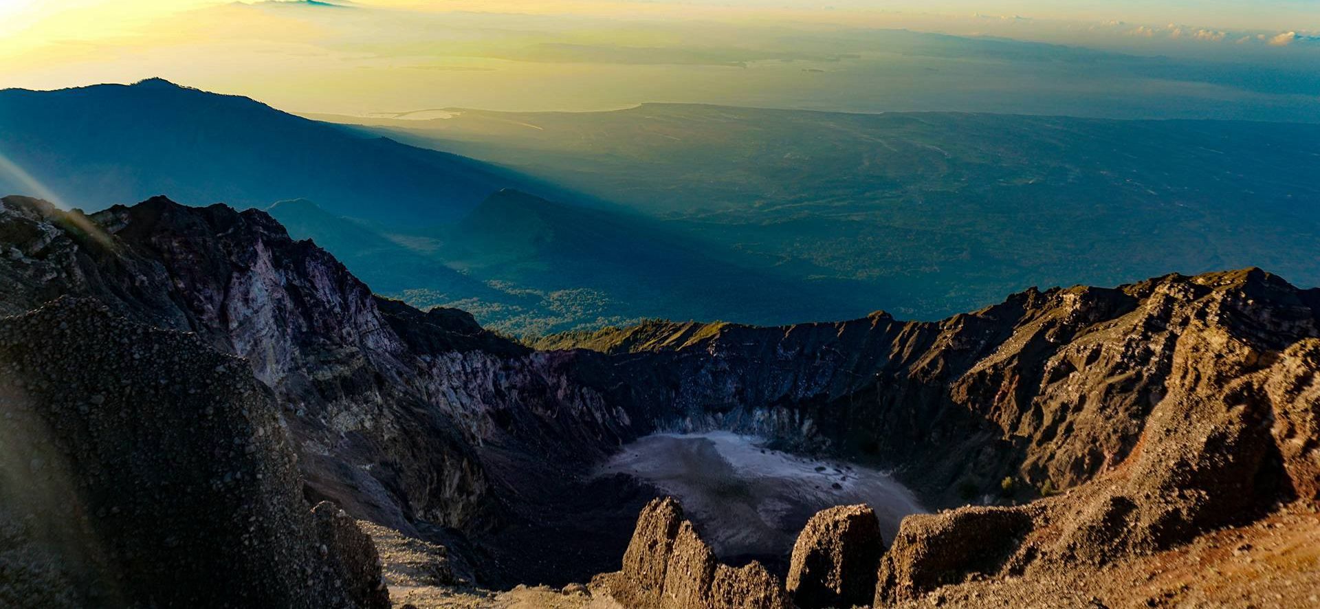 Rinjani Volcano Trekking | Mount Rinjani Hike Lombok | Rinjani Dawn ...